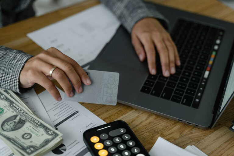 How Much Does Fansly Take? Fees & Revenue Breakdown